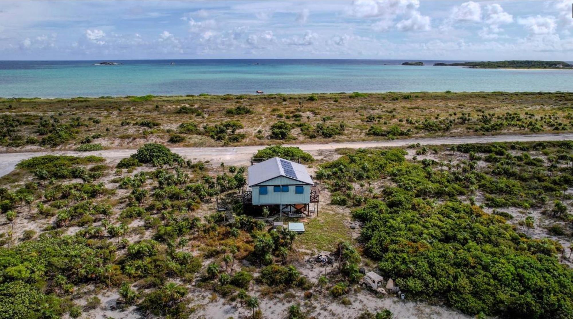 SNOW BEACH COTTAGE San Salvador – Wateredge Bahamas